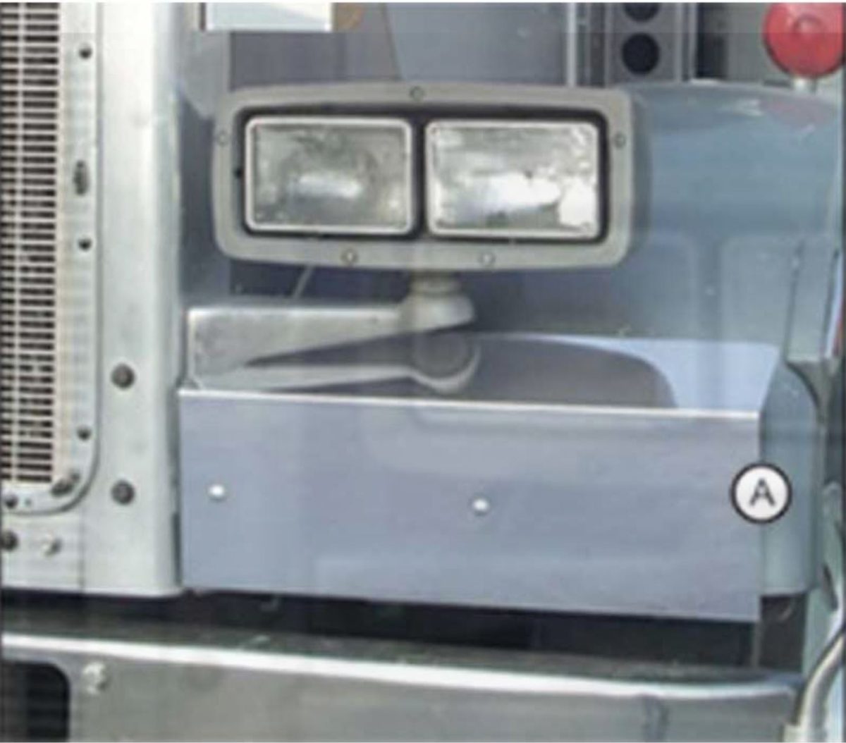 Peterbilt 359 Fender Guards for OEM Headlights – Chromeshop.no